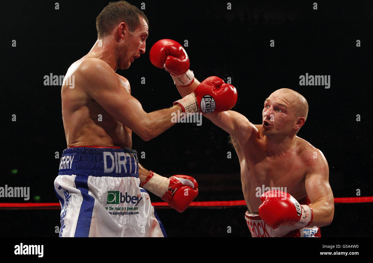 Boxing - Motorpoint Arena - Sheffield. Gavin Rees (right) in action ...
