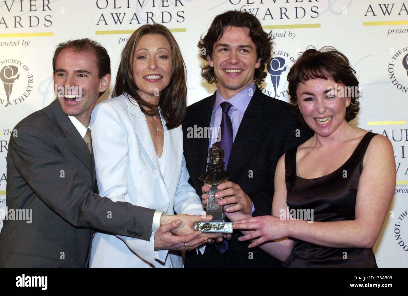 Daniel evans and samantha spiro hi-res stock photography and images - Alamy