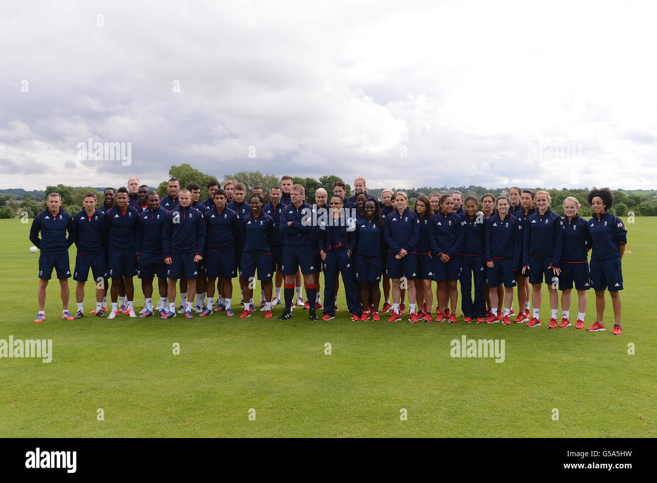 The Men's and Women's Great Britain football teams pose for a photo ...