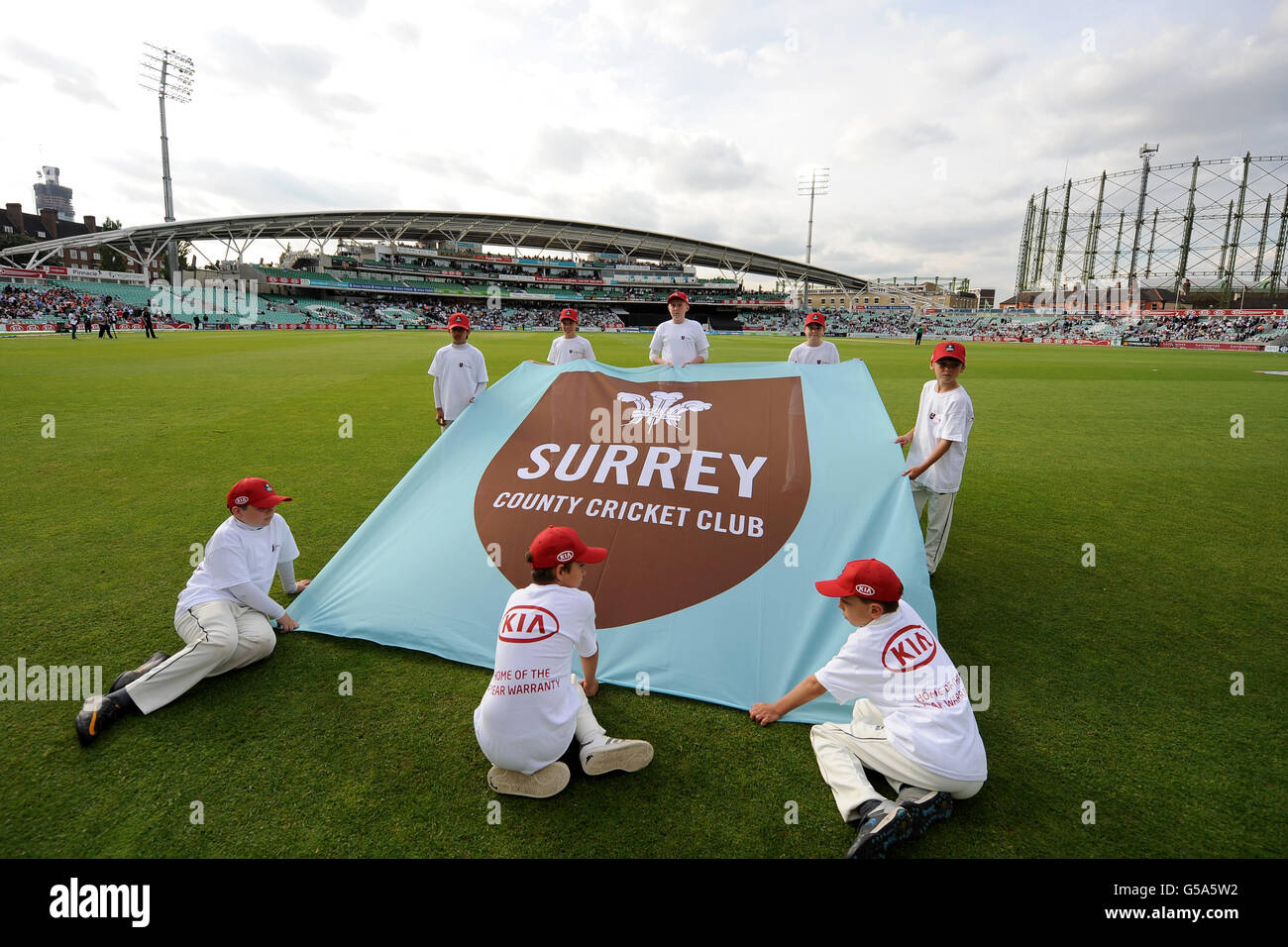 Surrey lions mascots hi-res stock photography and images - Alamy