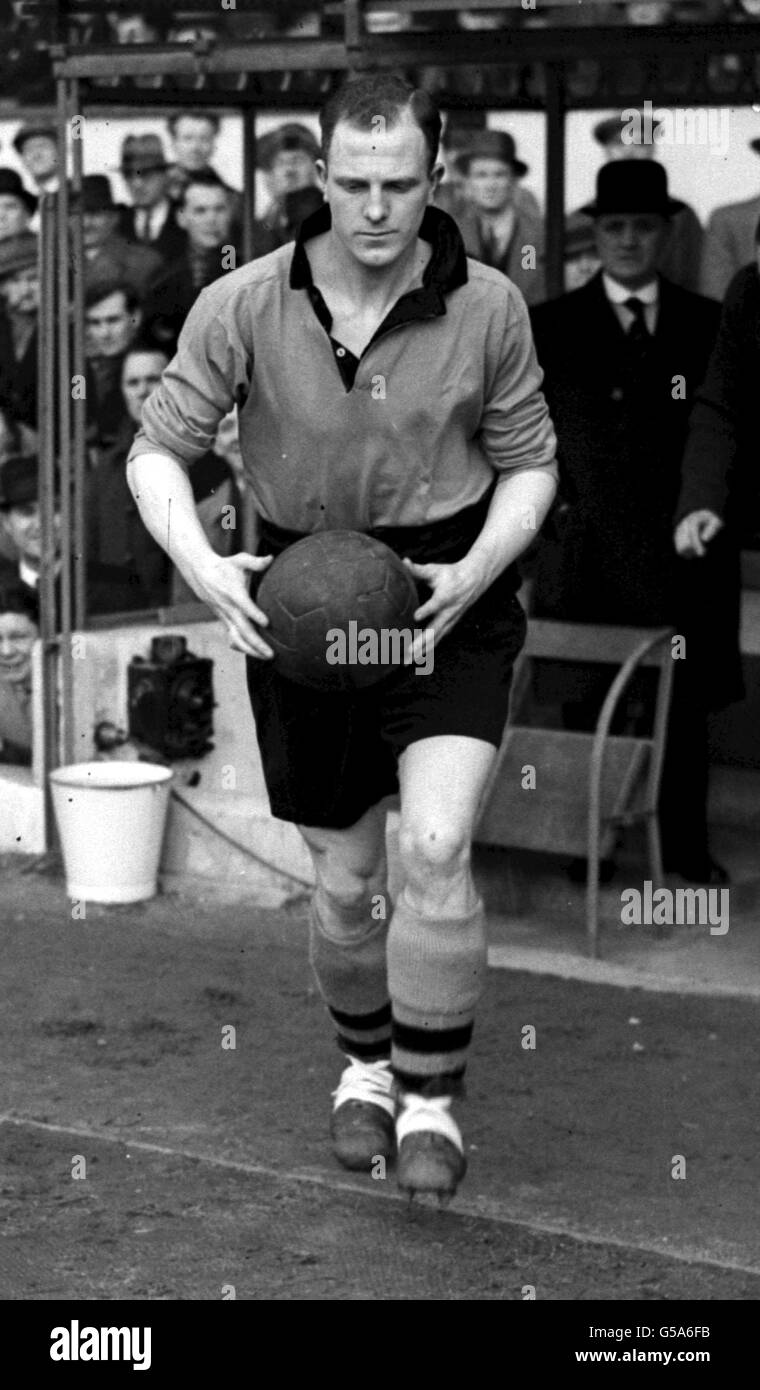 Wolverhampton Wanderers player Stan Cullis, who also managed the side ...