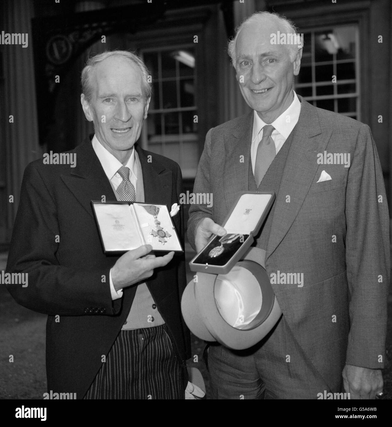 Cbe medal buckingham palace Black and White Stock Photos & Images - Alamy
