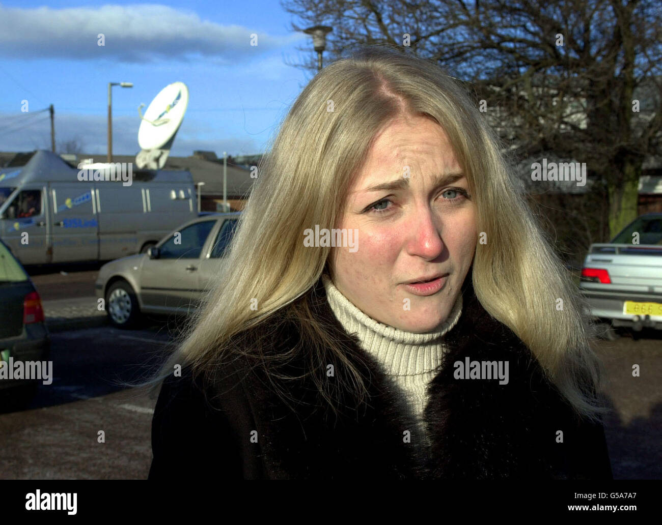 Selby train crash survivor Janine Edwards talks to reporters outside ...