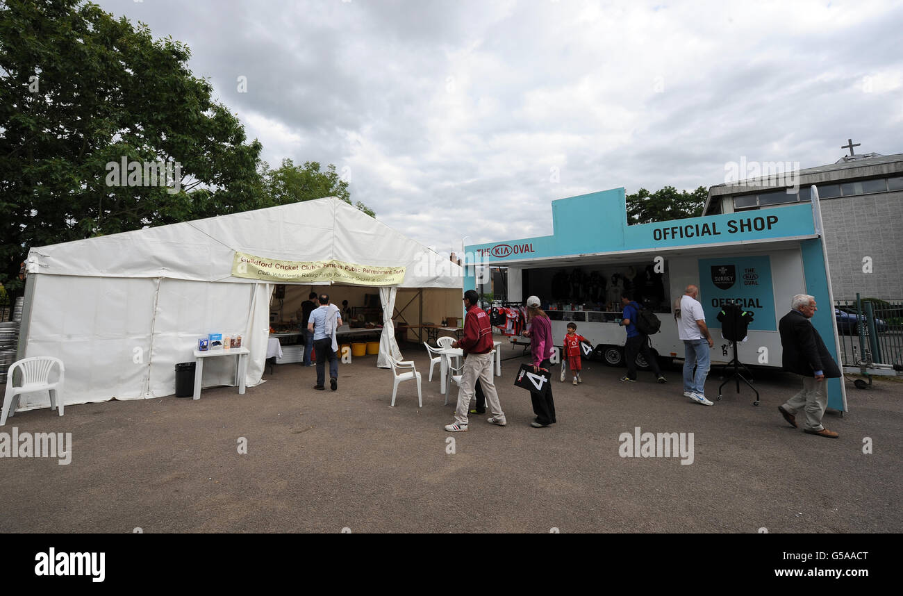 Cricket stall hi-res stock photography and images - Alamy