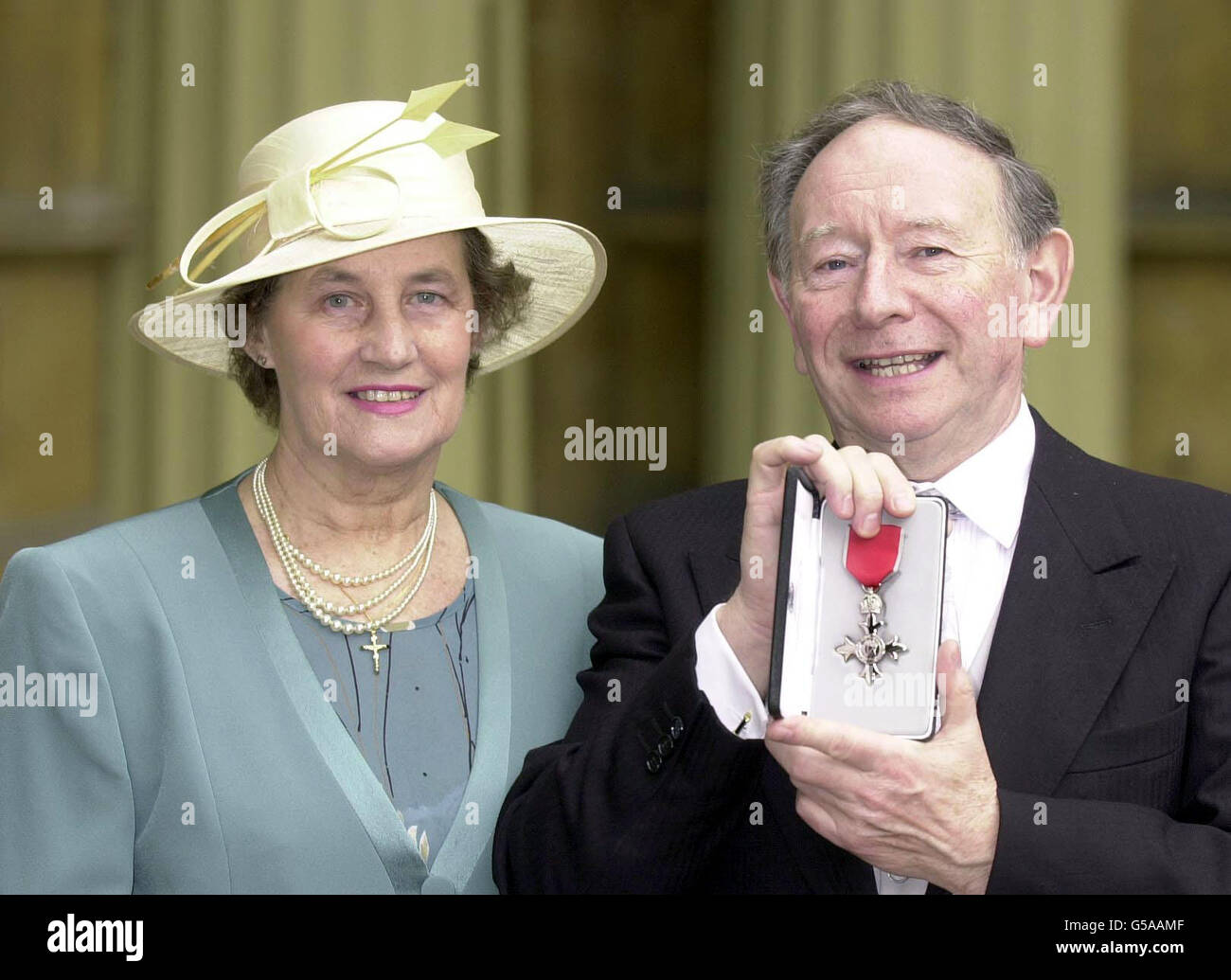 Investiture derek gaskill mbe hi-res stock photography and images - Alamy
