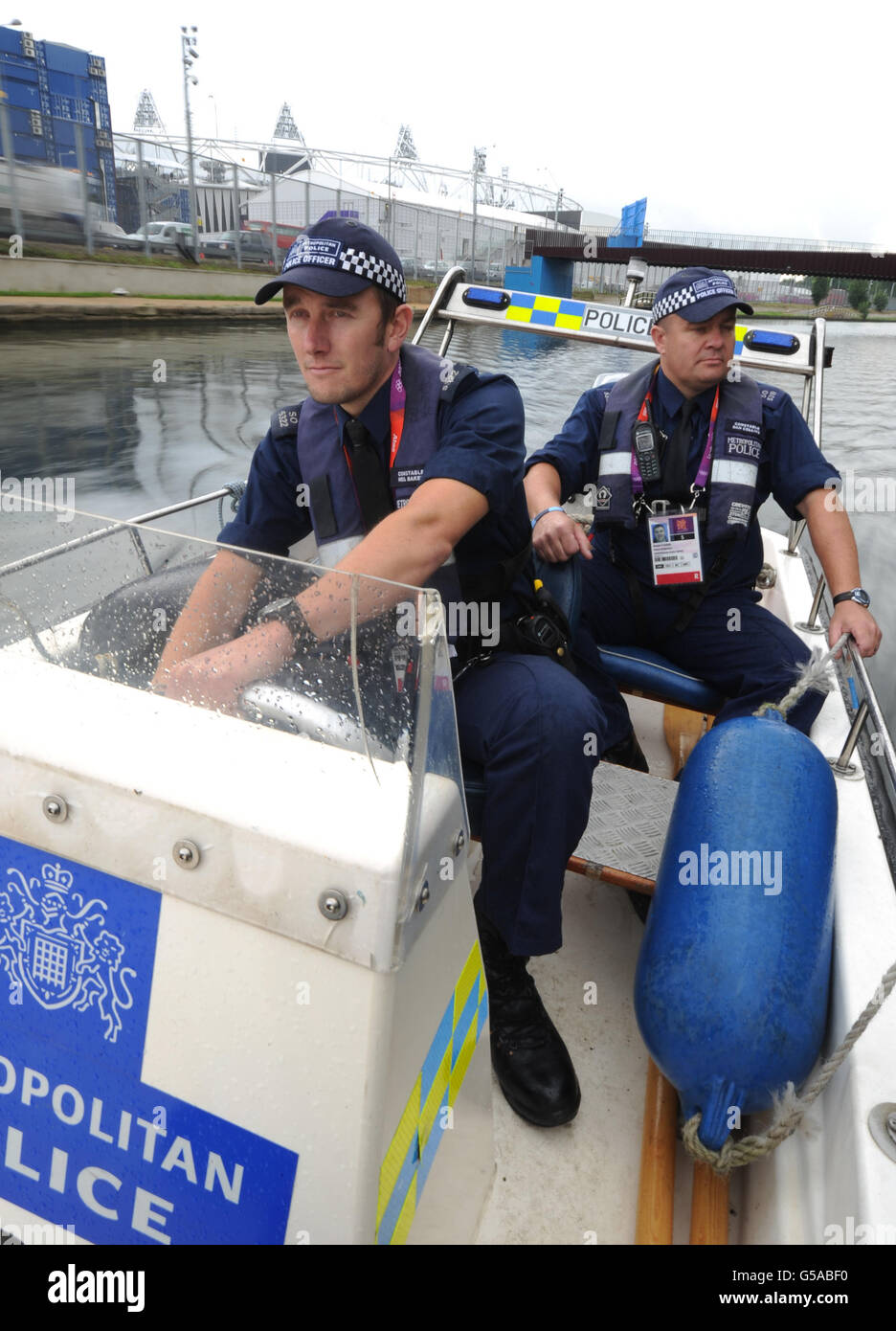London olympics security stadium hi-res stock photography and images ...