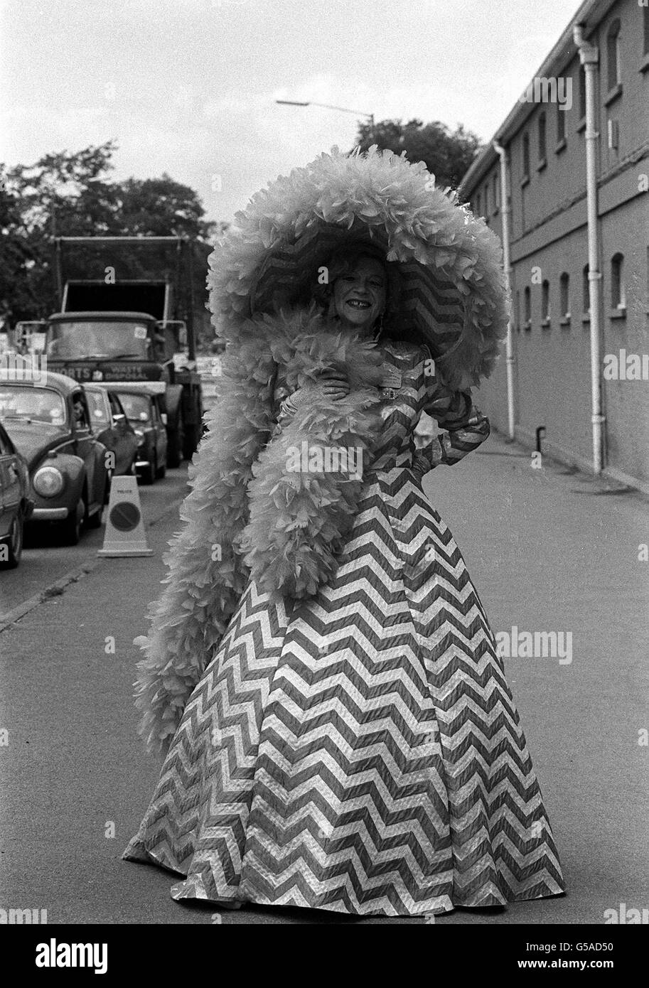 David gertrude shilling ascot hi-res stock photography and images - Alamy