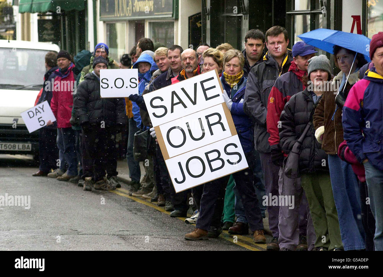 Job centre queue hi-res stock photography and images - Alamy
