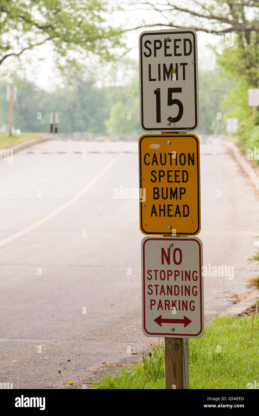 Speed bump hi-res stock photography and images - Alamy