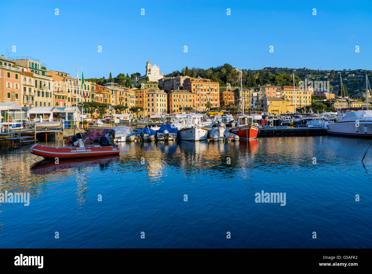 Bay of rapallo hi-res stock photography and images - Alamy