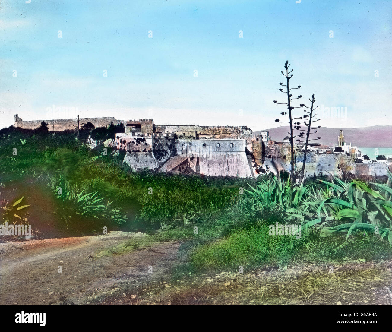 Der Eingang zur Kasbah, der Zitadelle, in Tanger. Marokko, Morocco ...