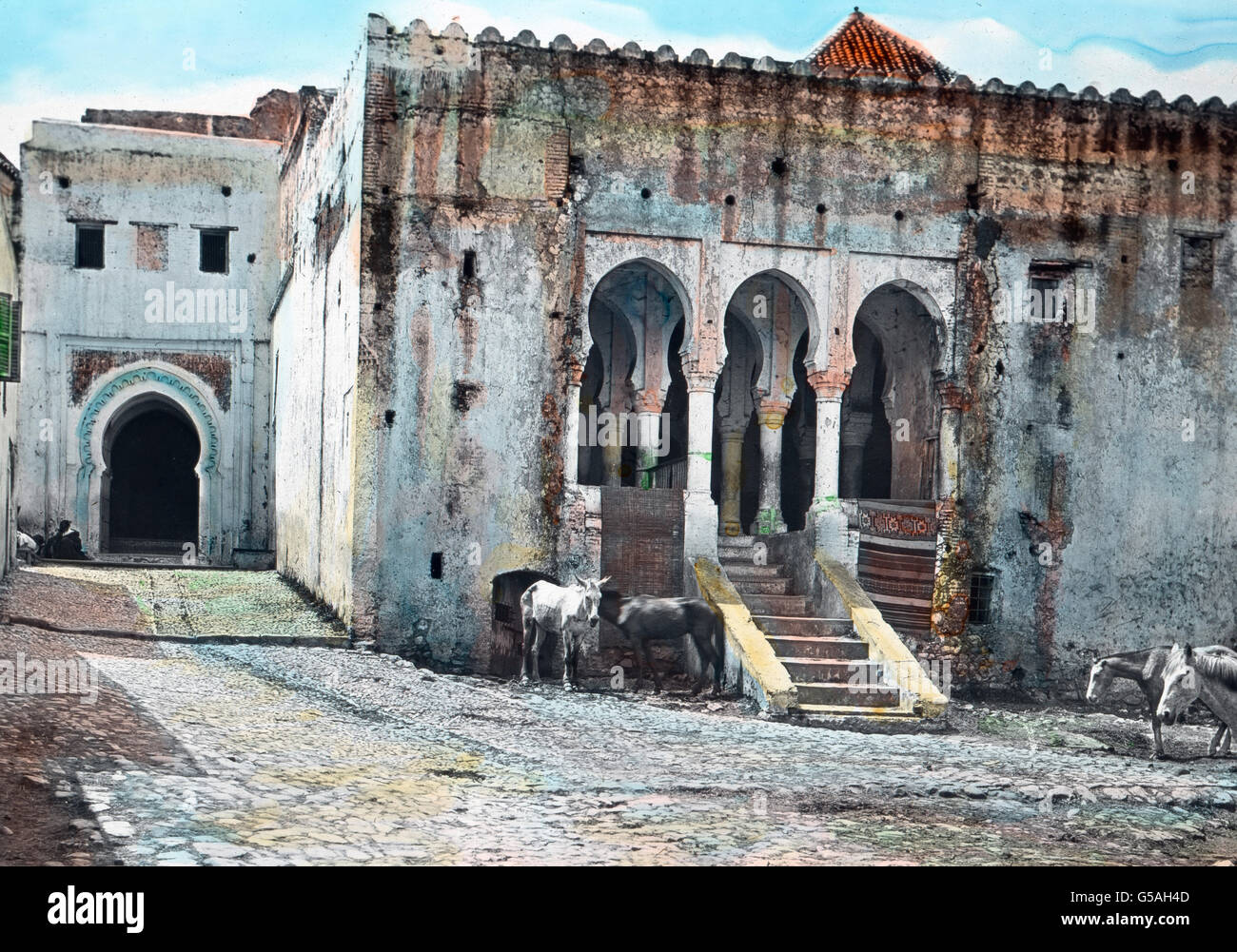 Eingang zum Palast des Gouverneurs in Tanger. Marokko, Morocco, Africa ...