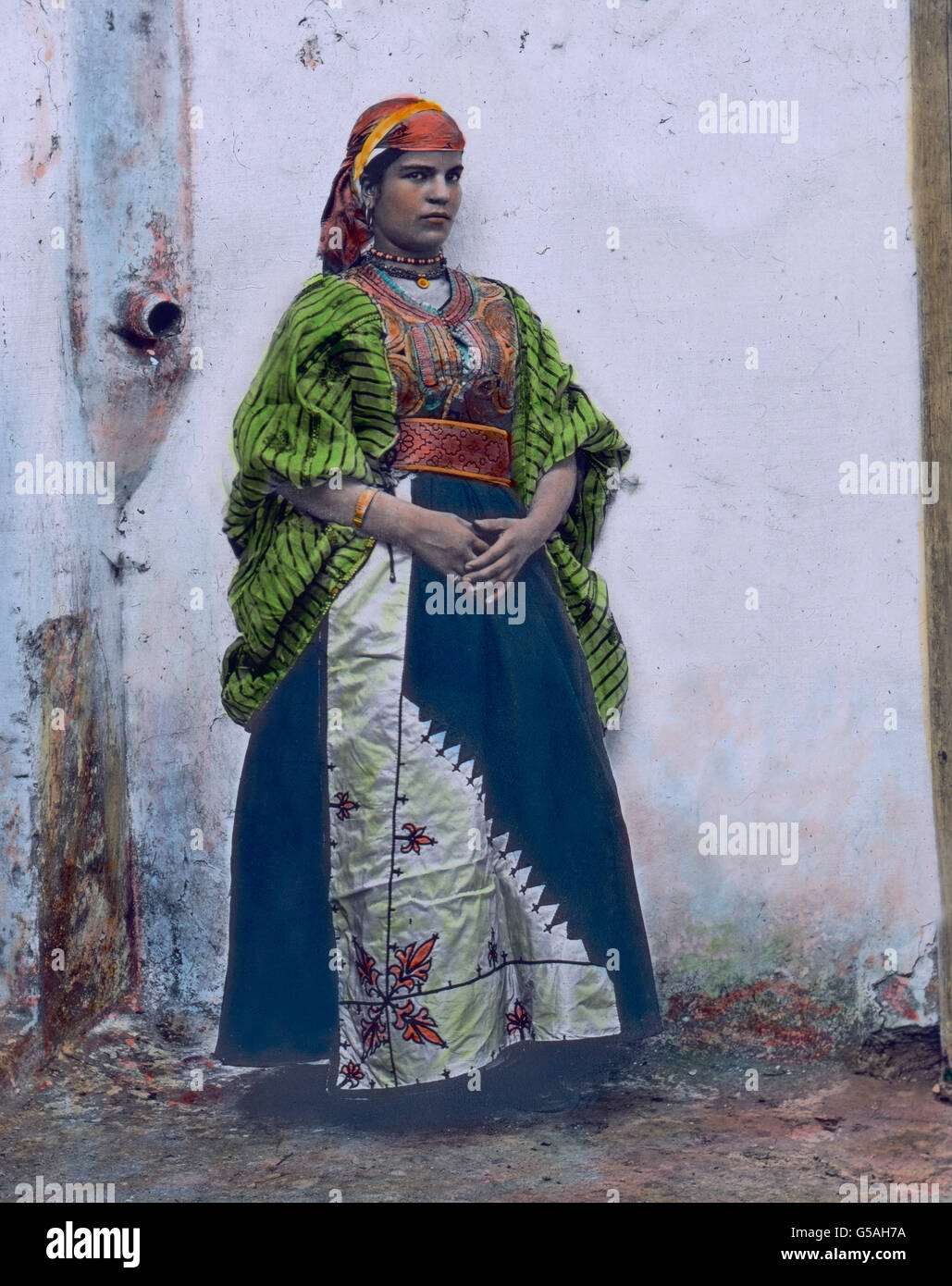 Jewish maroccan woman hi-res stock photography and images - Alamy