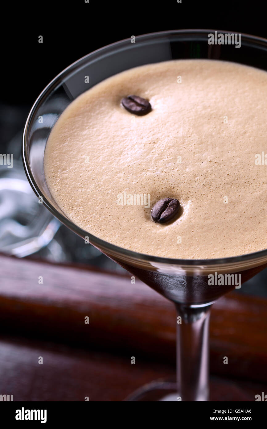 Bartender preparing Classic Espresso Tini cocktail Stock Photo - Alamy