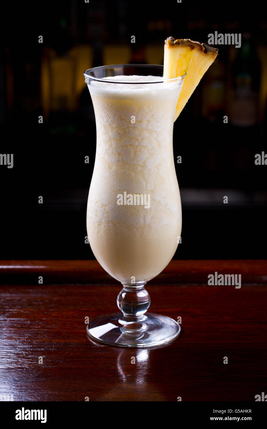 Hurricane cocktail glass hi-res stock photography and images - Alamy