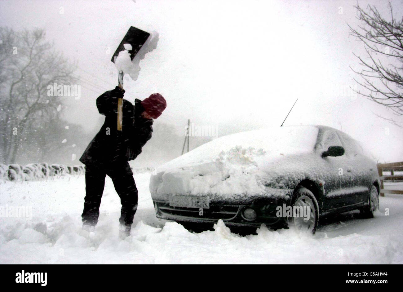 Scotland snow digging hi-res stock photography and images - Alamy