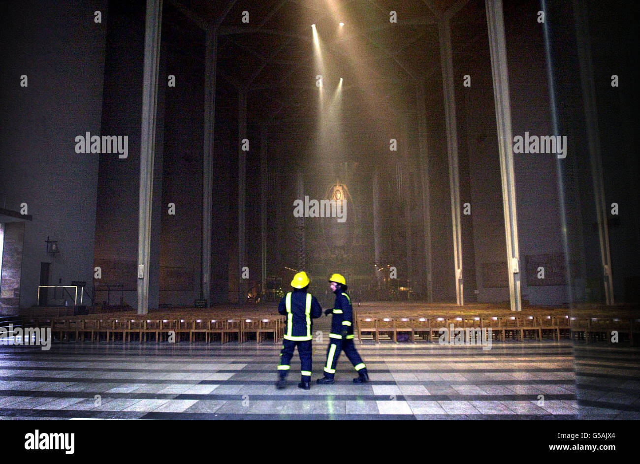 Coventry cathedral fire hi-res stock photography and images - Alamy