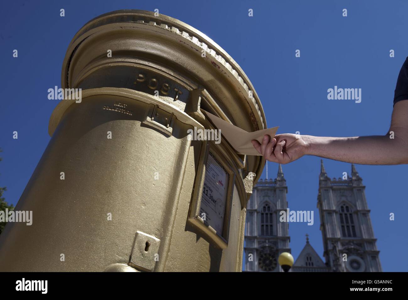 Gold post boxes hi-res stock photography and images - Alamy