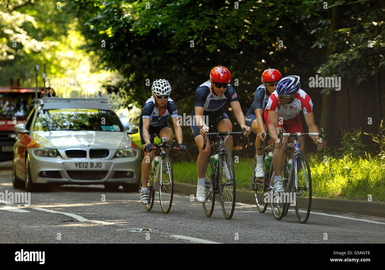 Great Britain's Women's Road Race team (left to right) Emma Pooley ...