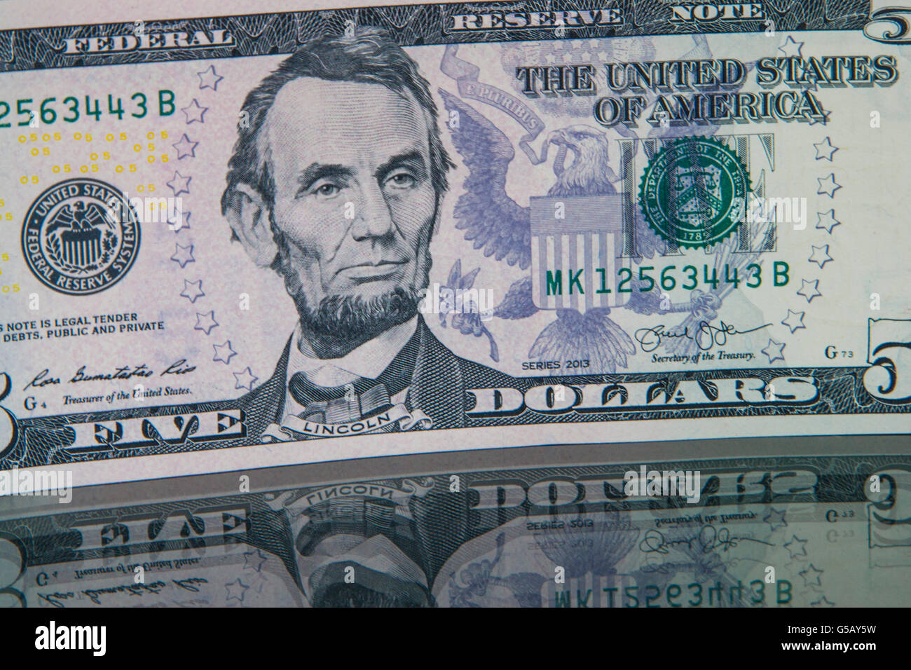 US $5 dollar bill Stock Photo - Alamy