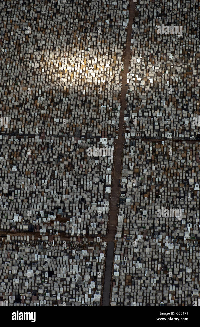Aerial view of tottenham cemetery hi-res stock photography and images ...
