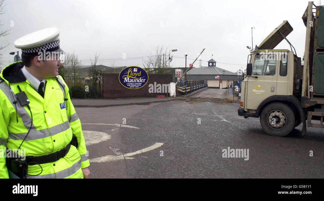 Sargeant Jon Perry monitors vehicles arriving with livestock to Lloyd ...
