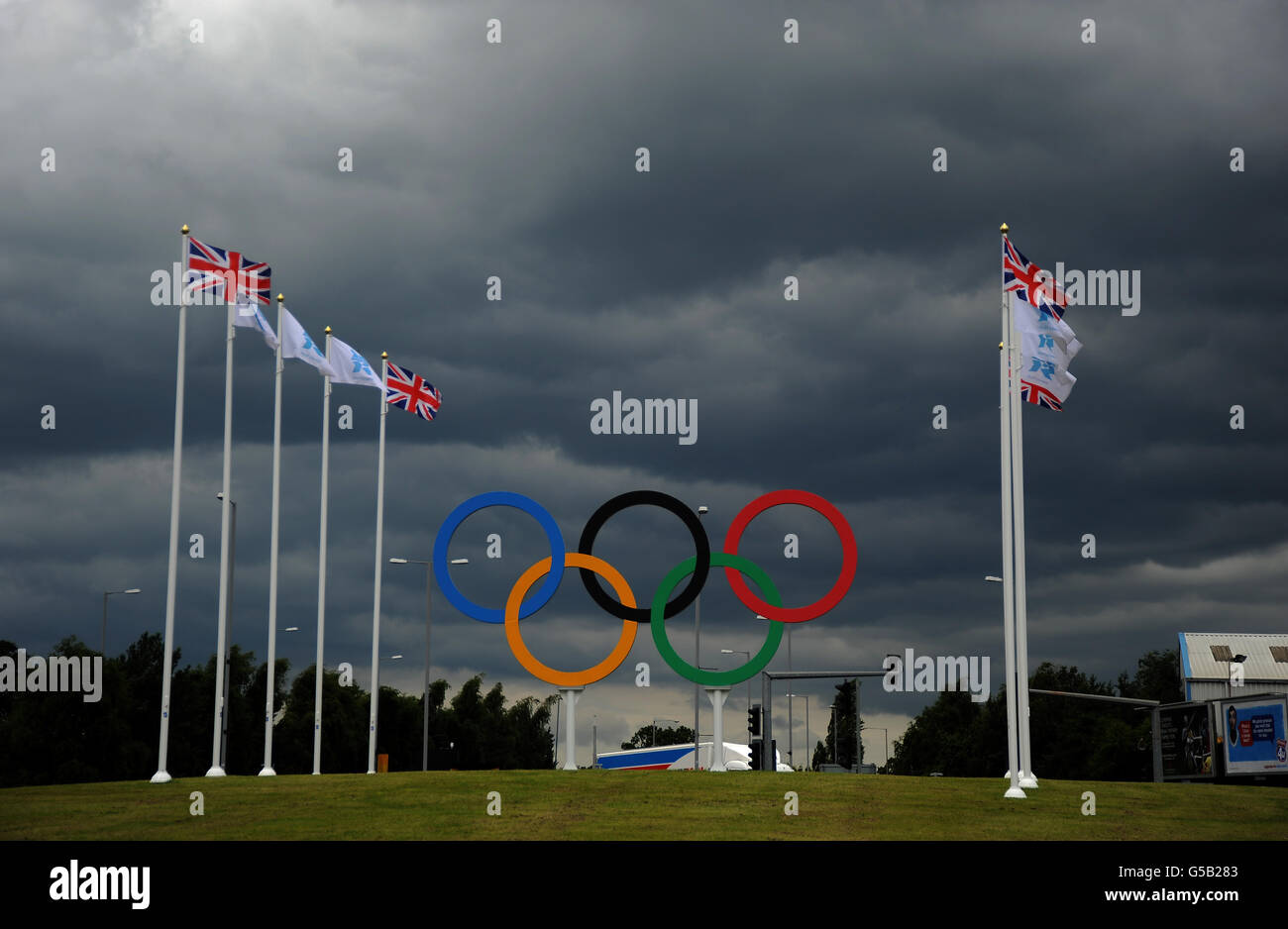 The olympic rings on roundabout by city coventry stadium hi-res stock ...