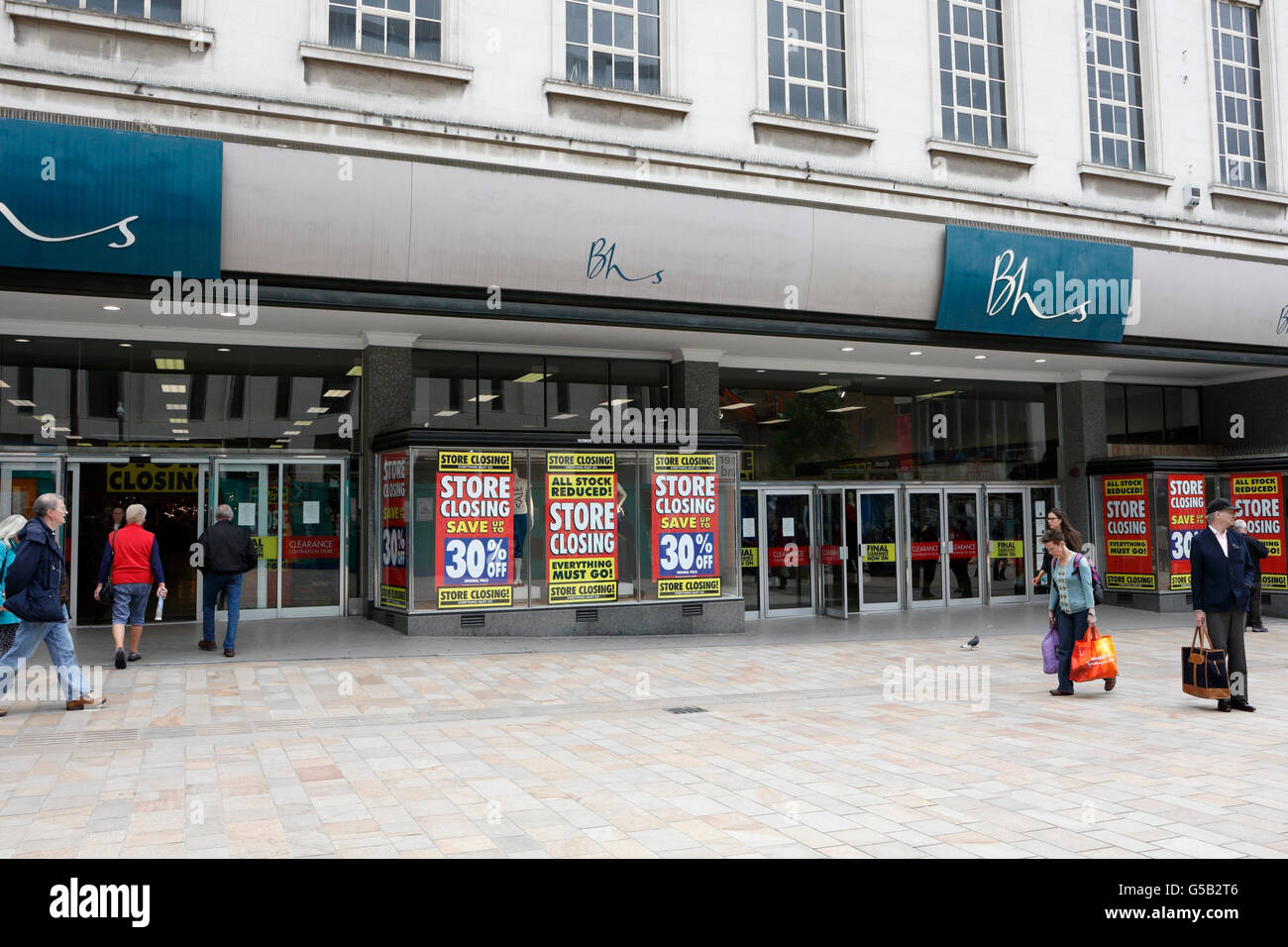 Department stores closing down hi-res stock photography and images - Alamy