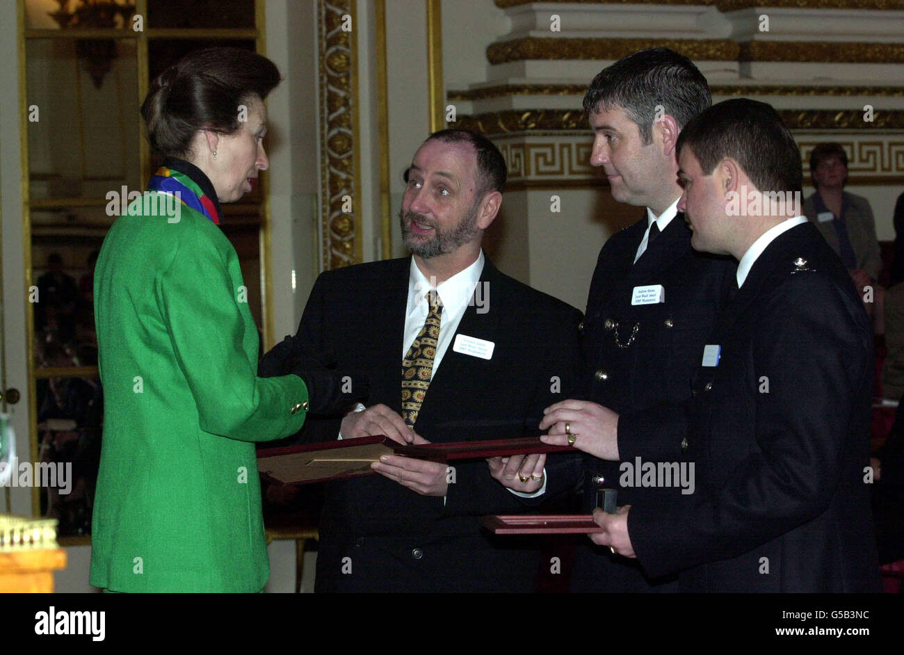 Nspcc project manager stephen landy centre hi-res stock photography and ...