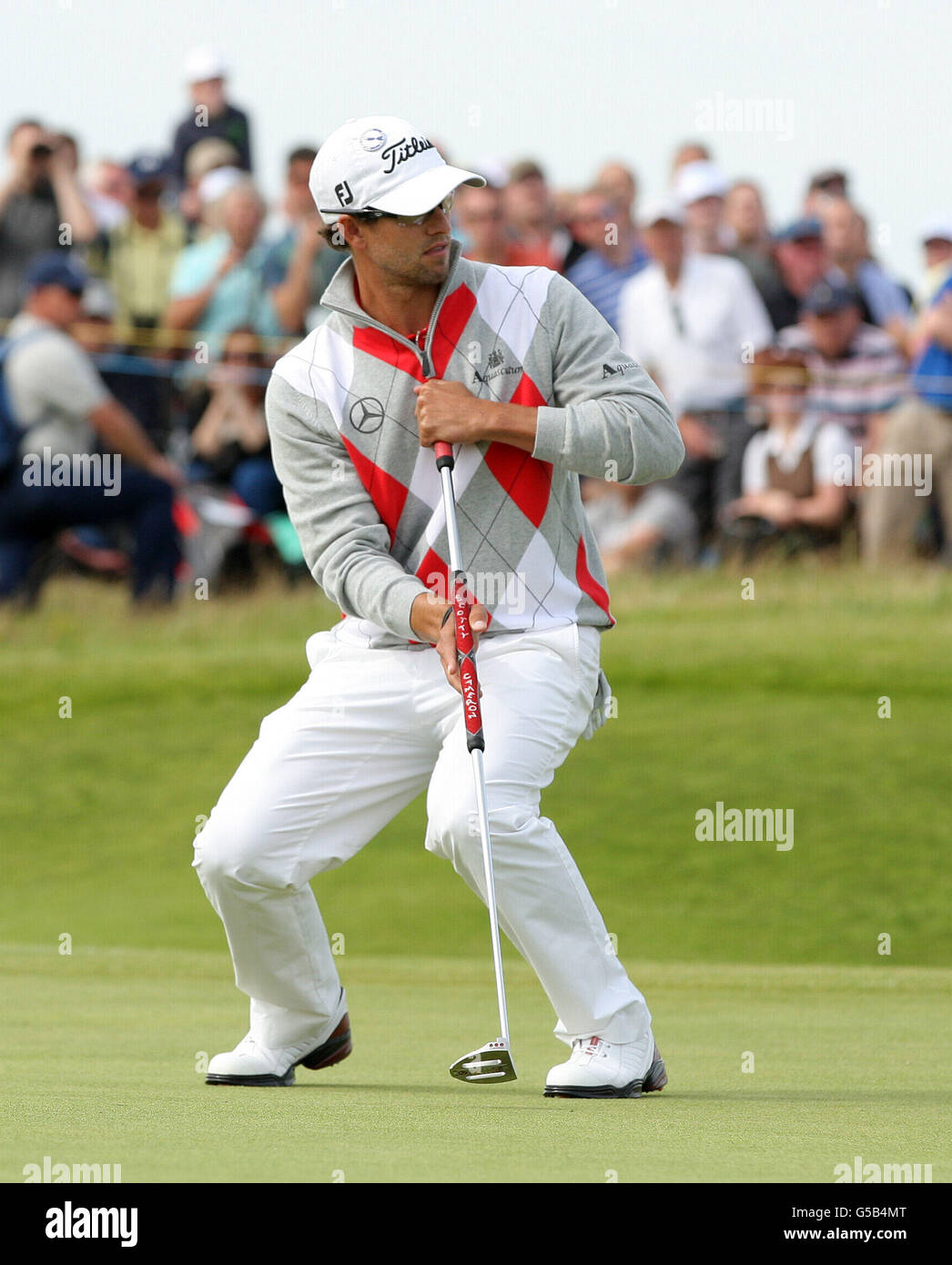 Australias adam scott putts hi-res stock photography and images - Alamy