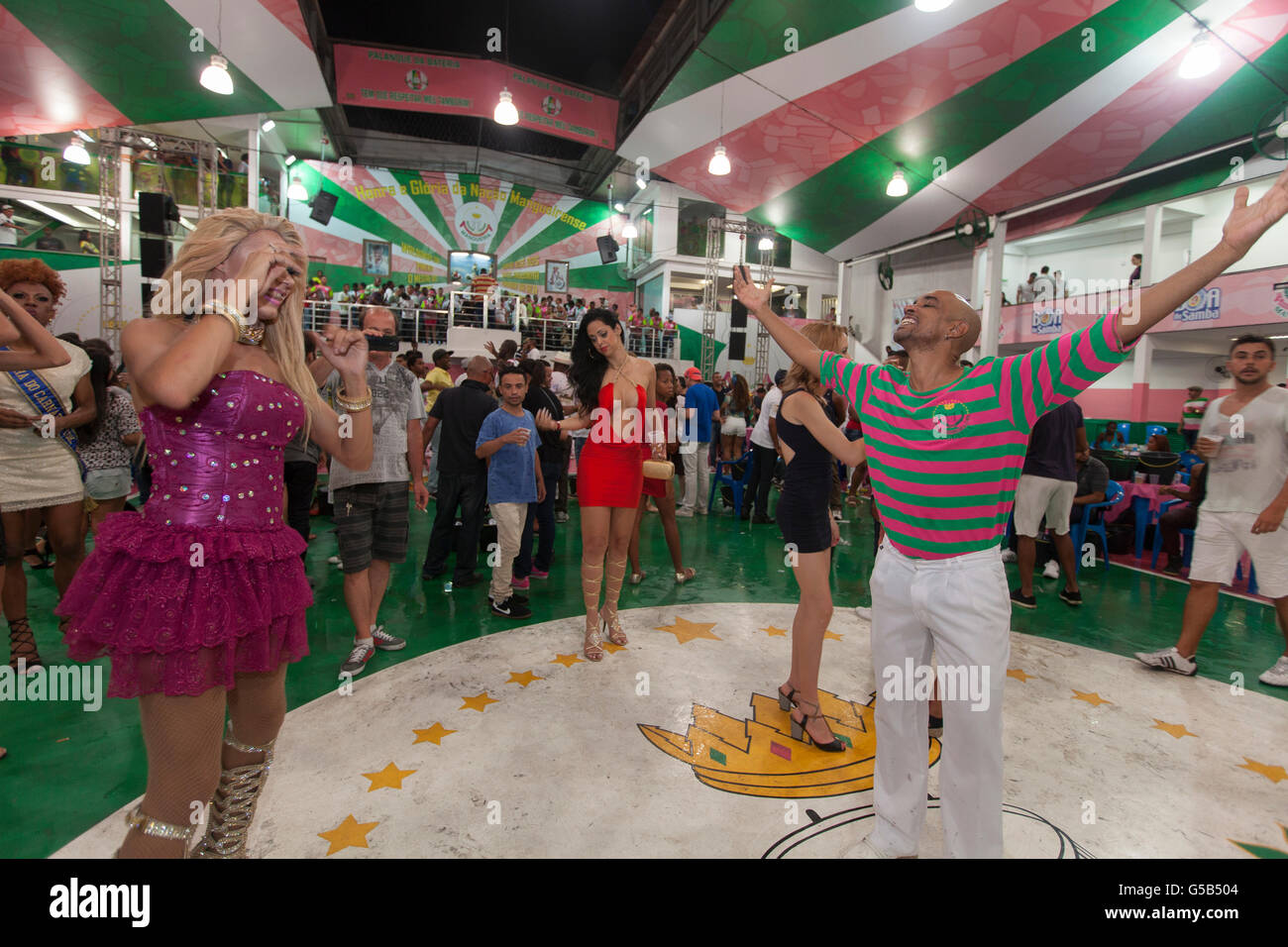 Rio de Janeiro nightlife, professional samba dancer welcomes group of ...