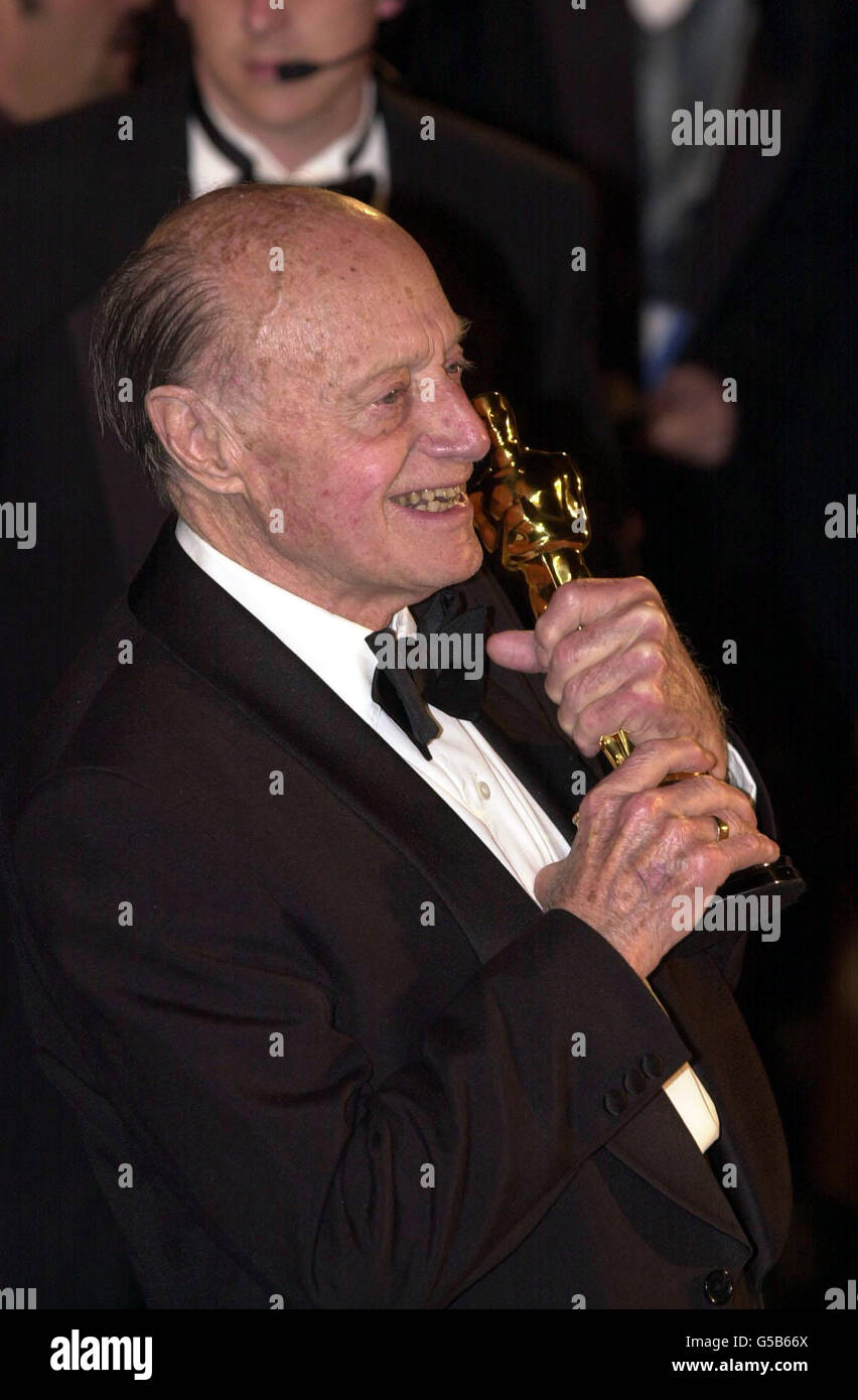 Cinematoghrapher hi-res stock photography and images - Alamy