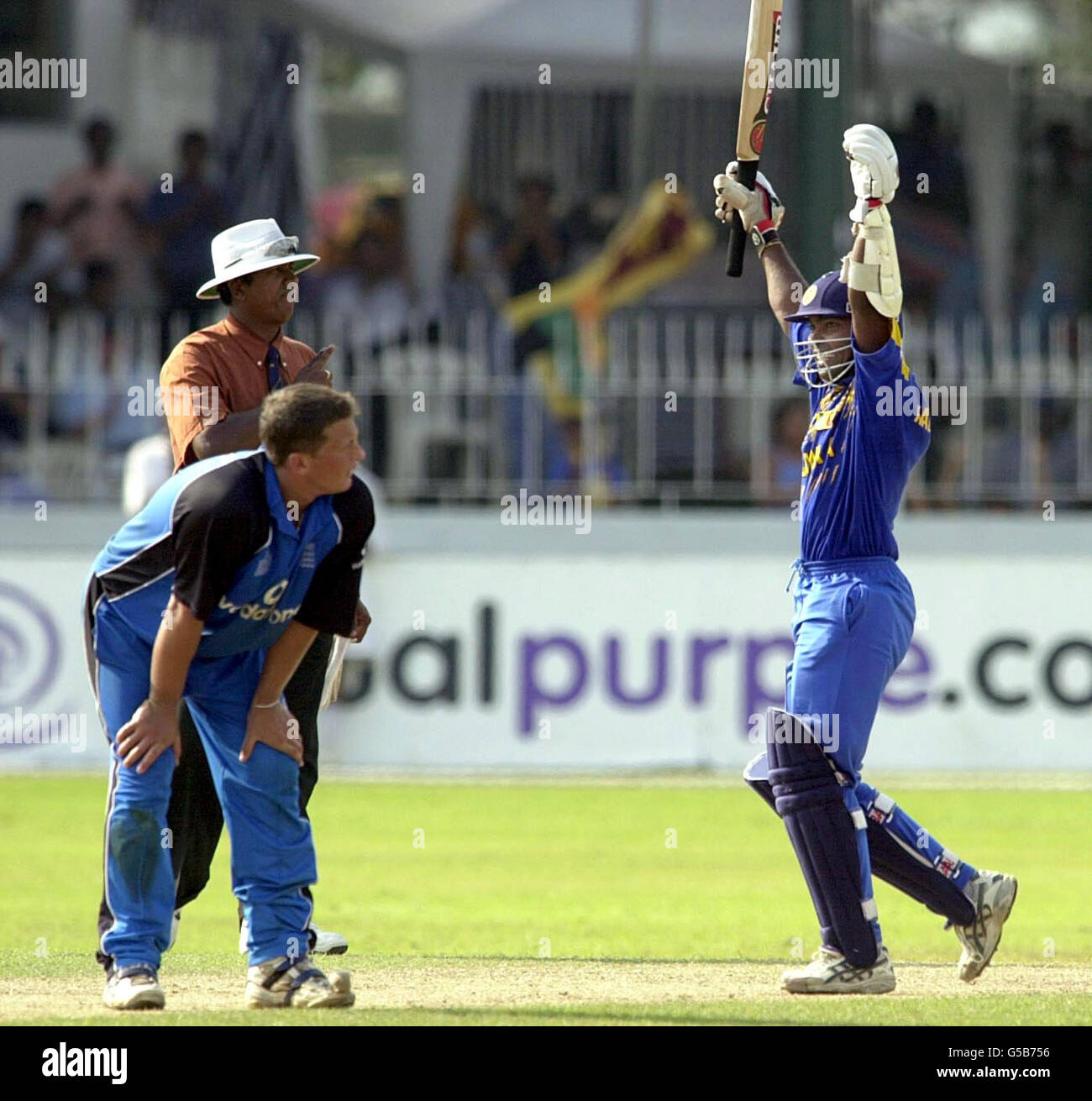 Sri lankas romesh kaluwitharana raises his bat for his century hi-res ...