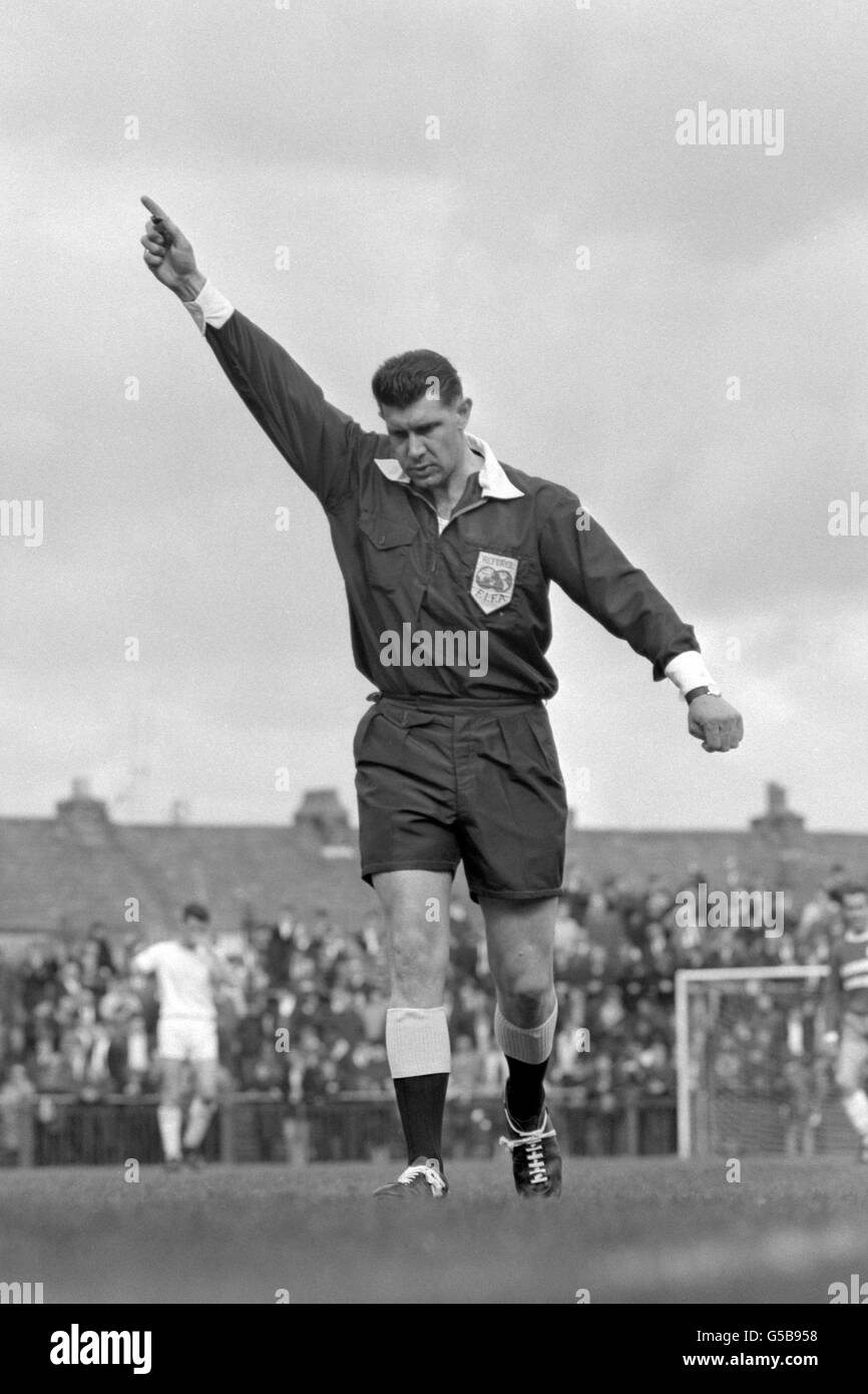 The referee for match mr john hi-res stock photography and images - Alamy