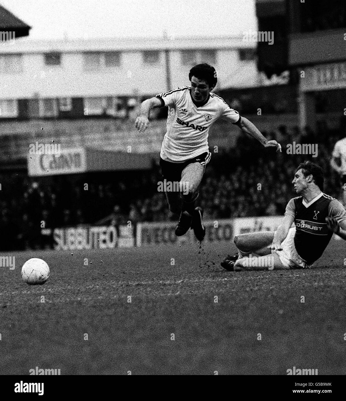 Frank stapleton manchester united hi-res stock photography and images ...