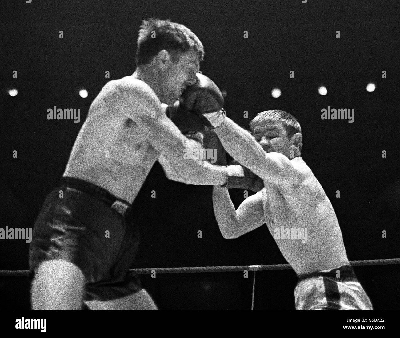 Cooke v Charles boxing 1968 Stock Photo - Alamy