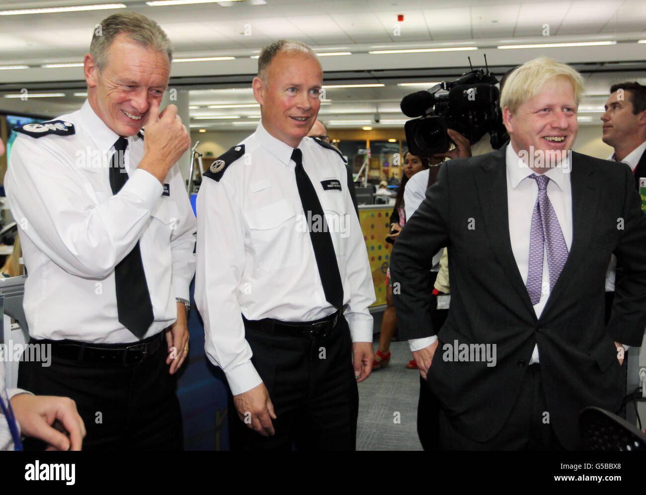 Mayor of London Boris Johnson (right) with Metropolitan Police ...