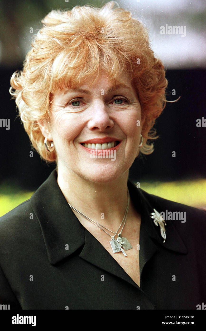 Lynn redgrave hi-res stock photography and images - Alamy