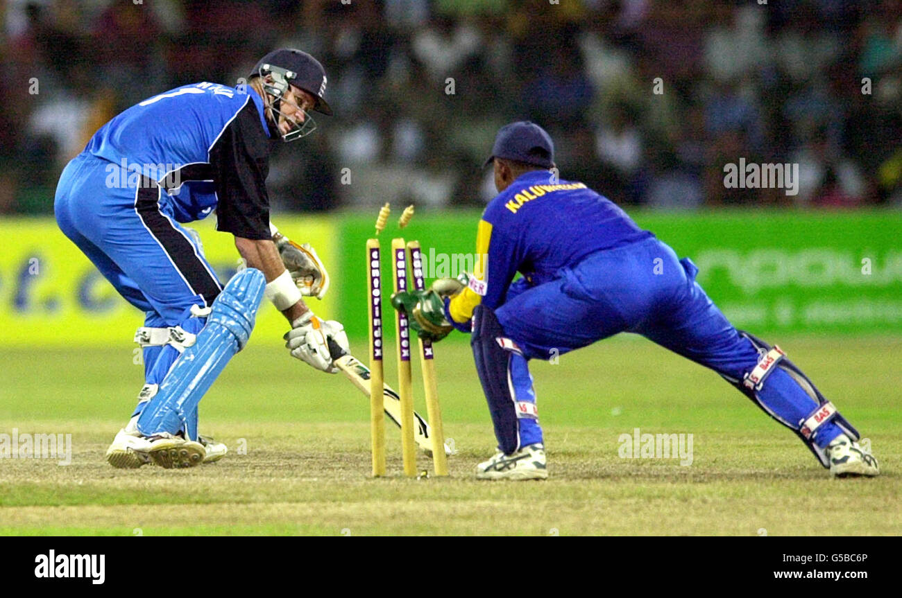 Sri lankan wicket keeper kaluwitharana hi-res stock photography and ...