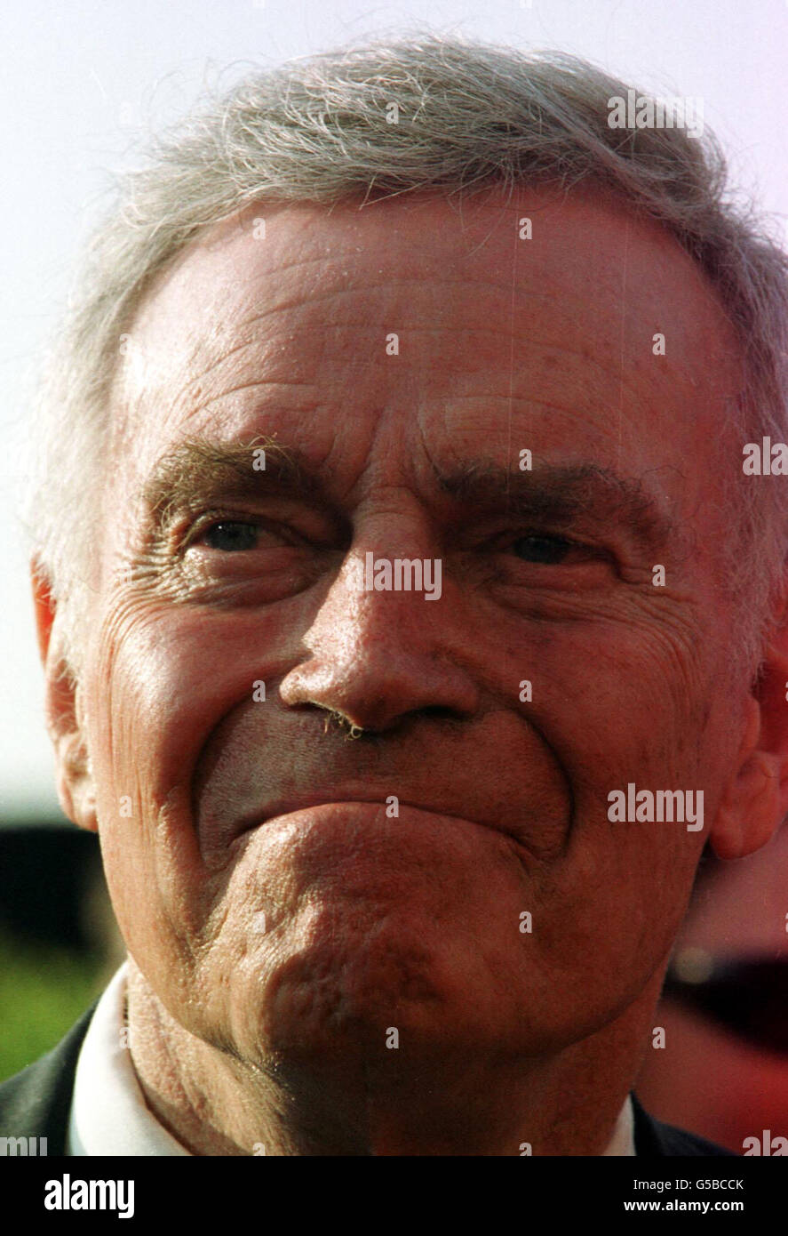 Actor Charlton Heston at the 73rd Annual Academy Awards, held at the ...