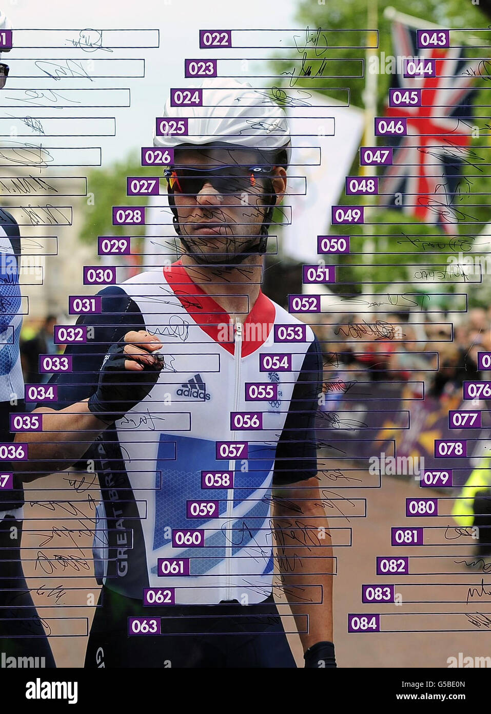 Great Britain's (left to right) Mark Cavendish signs in before the Men ...