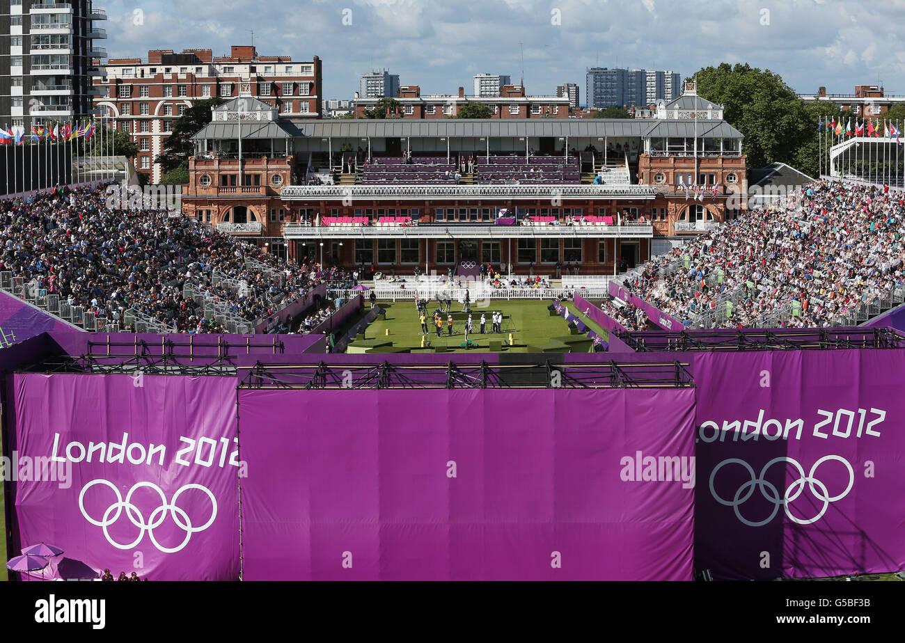 Japan and Ukraine teams compete during the Women's Team 1/8 ...