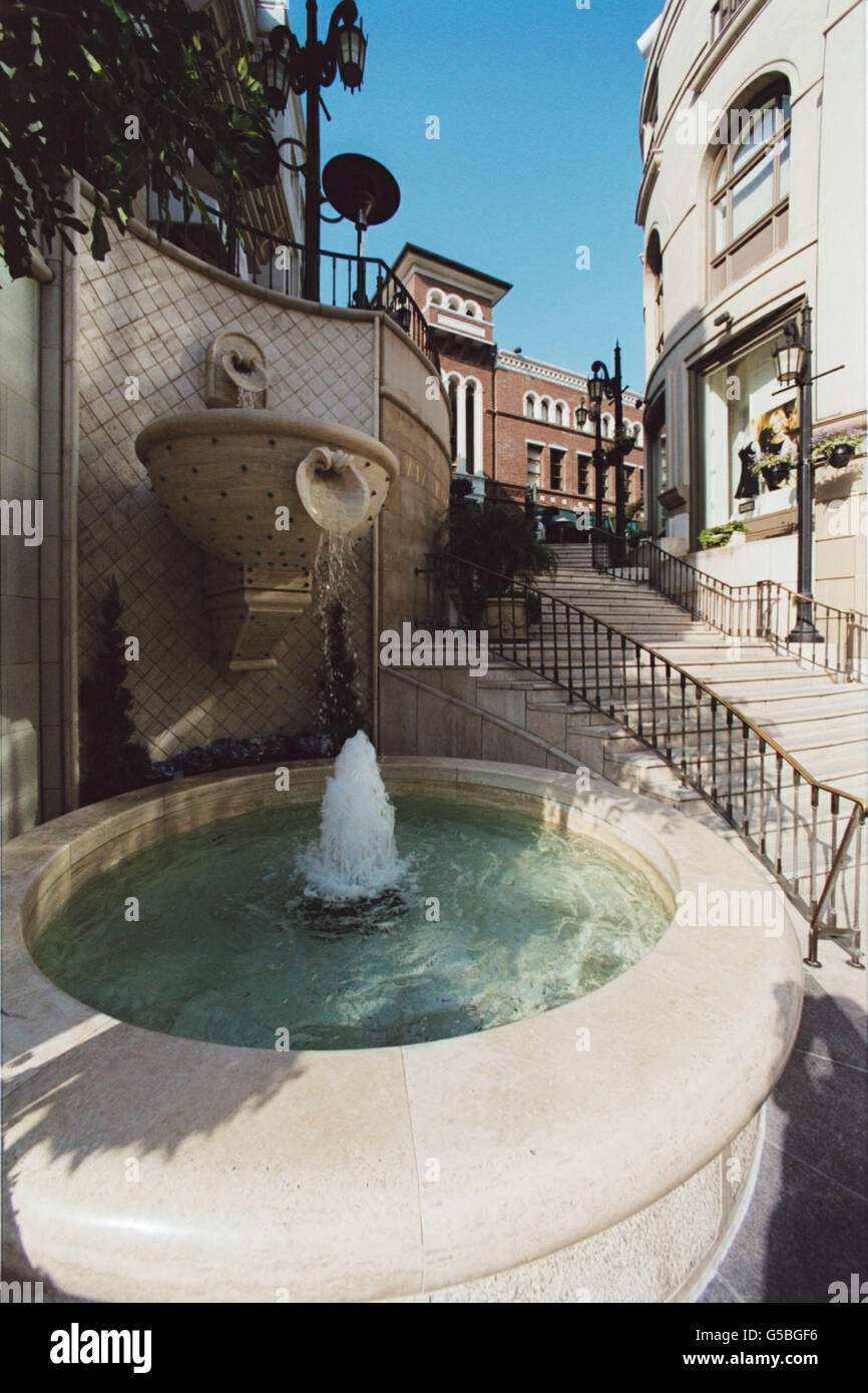 Via rodeo in beverly hills hi-res stock photography and images - Alamy