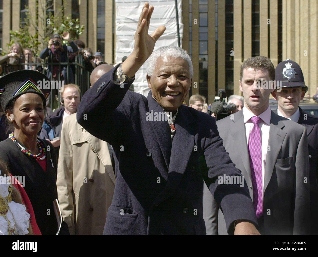 Nelson mandela smiling waving hi-res stock photography and images - Alamy