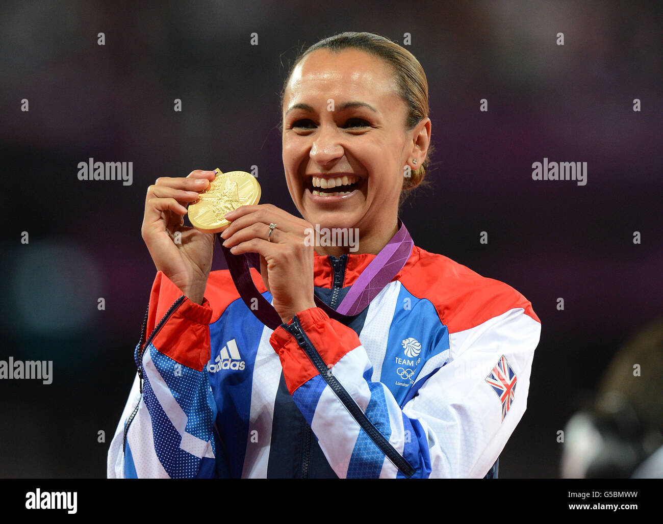 Jessica ennis winning gold medal at the london olympics hi-res stock ...