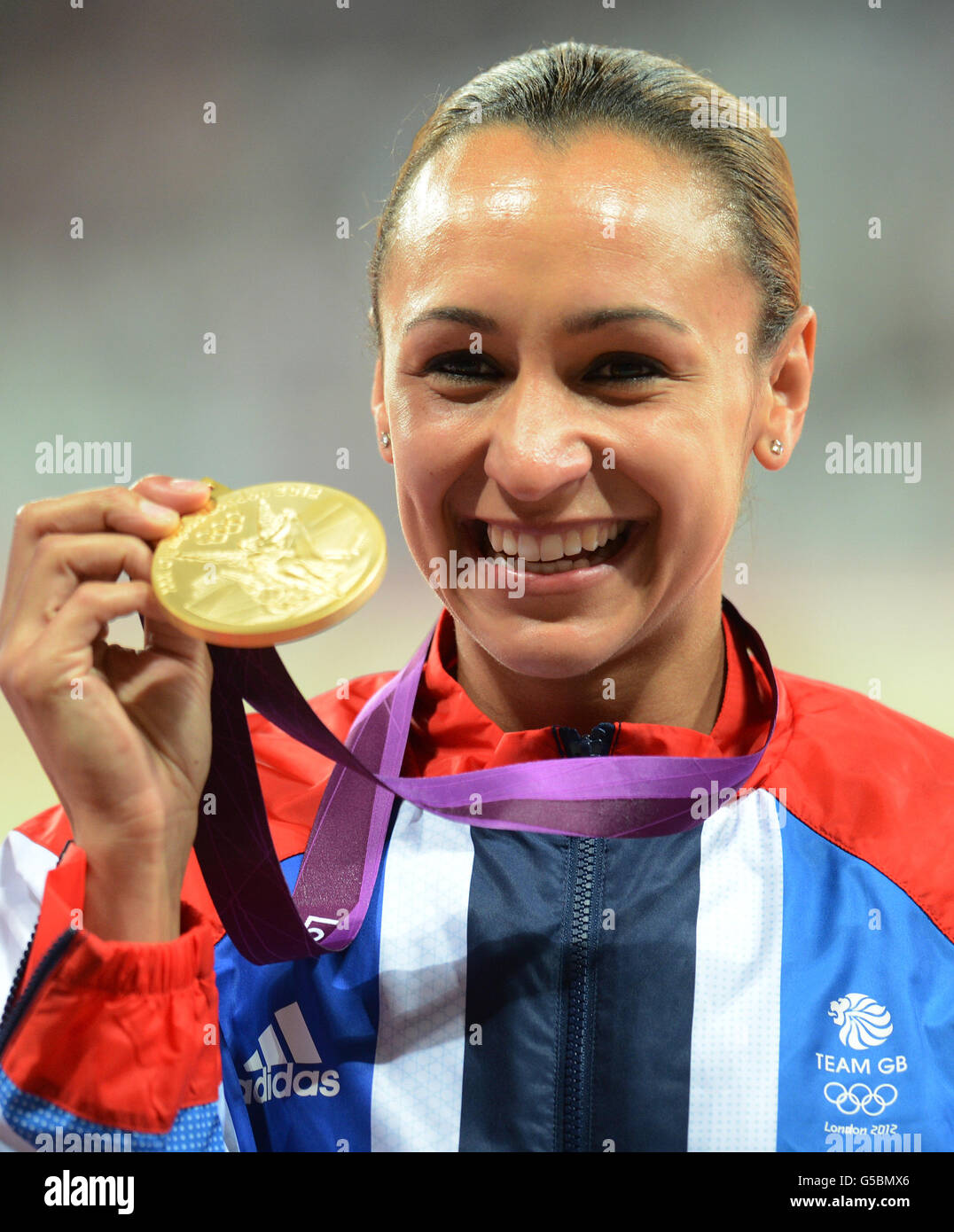 Great Britain's Jessica Ennis celebrates with her Gold Medal after ...