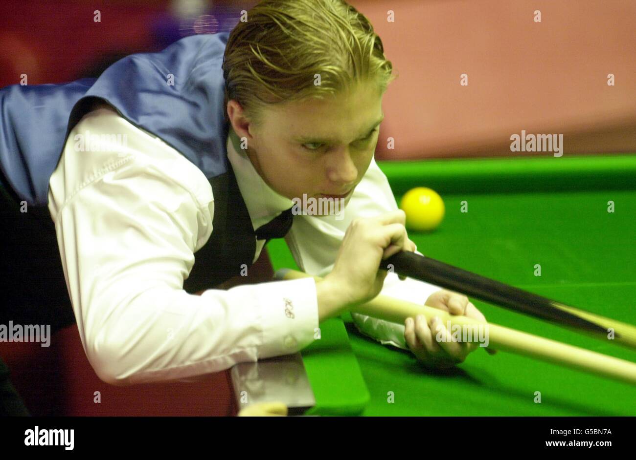 Action sport snooker paul hunter hi-res stock photography and images ...