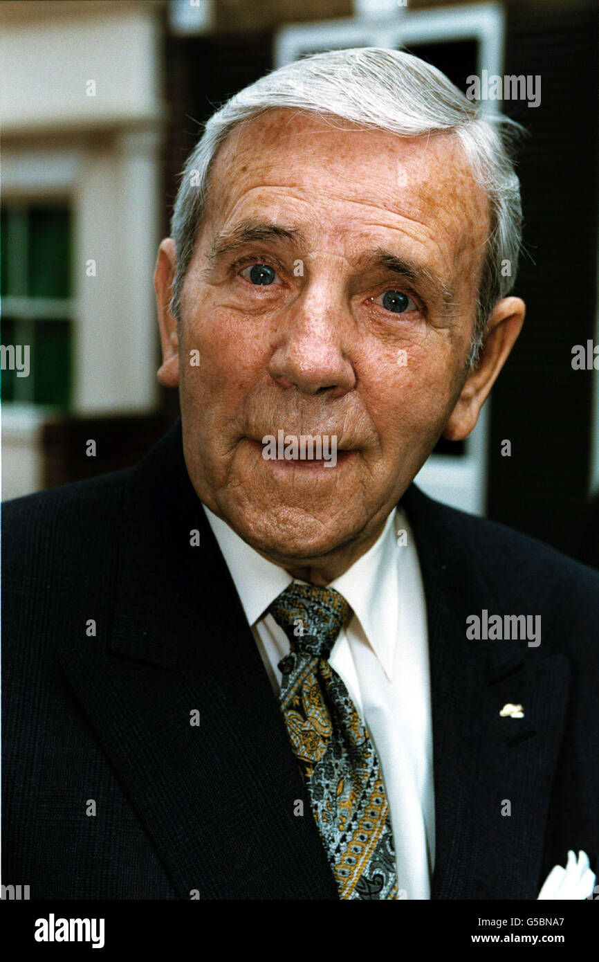 Sir norman wisdom hi-res stock photography and images - Alamy