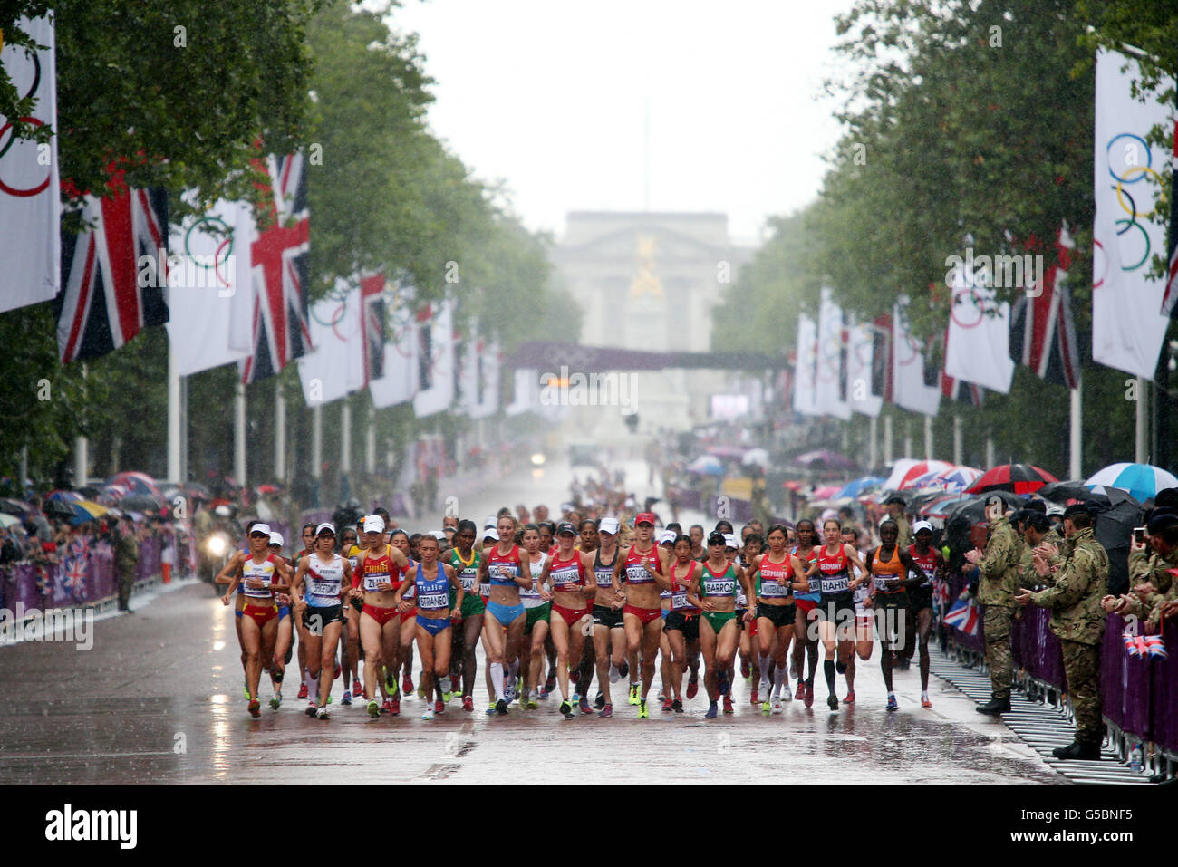The Women's Marathon makes it's way up the Mall during the opening ...