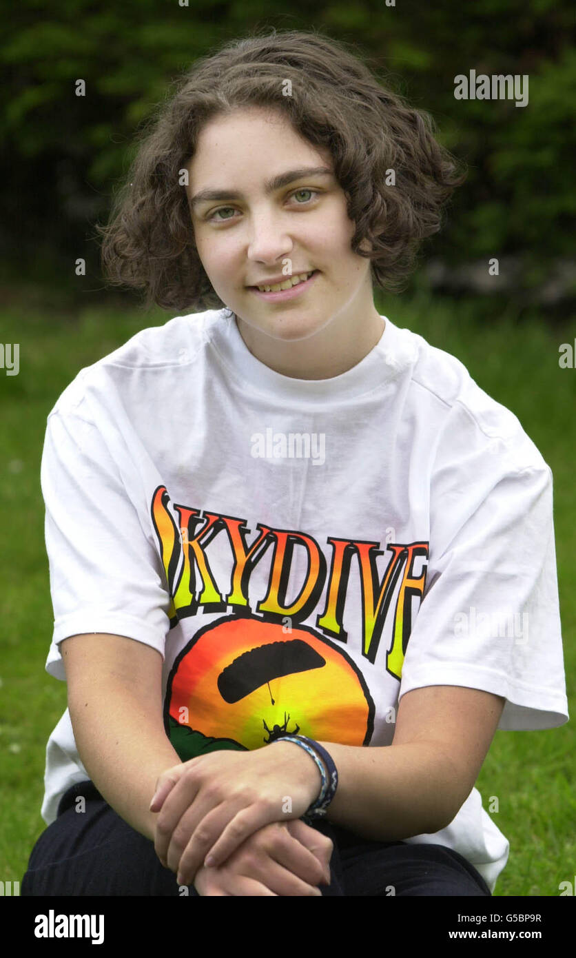 Lynda harding aged 20 at her home in newent hi-res stock photography ...